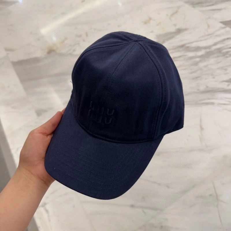 Top mirror Miu Miu Caps