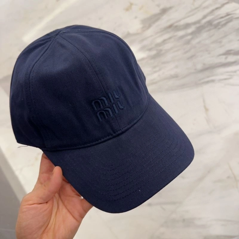 Top mirror Miu Miu Caps