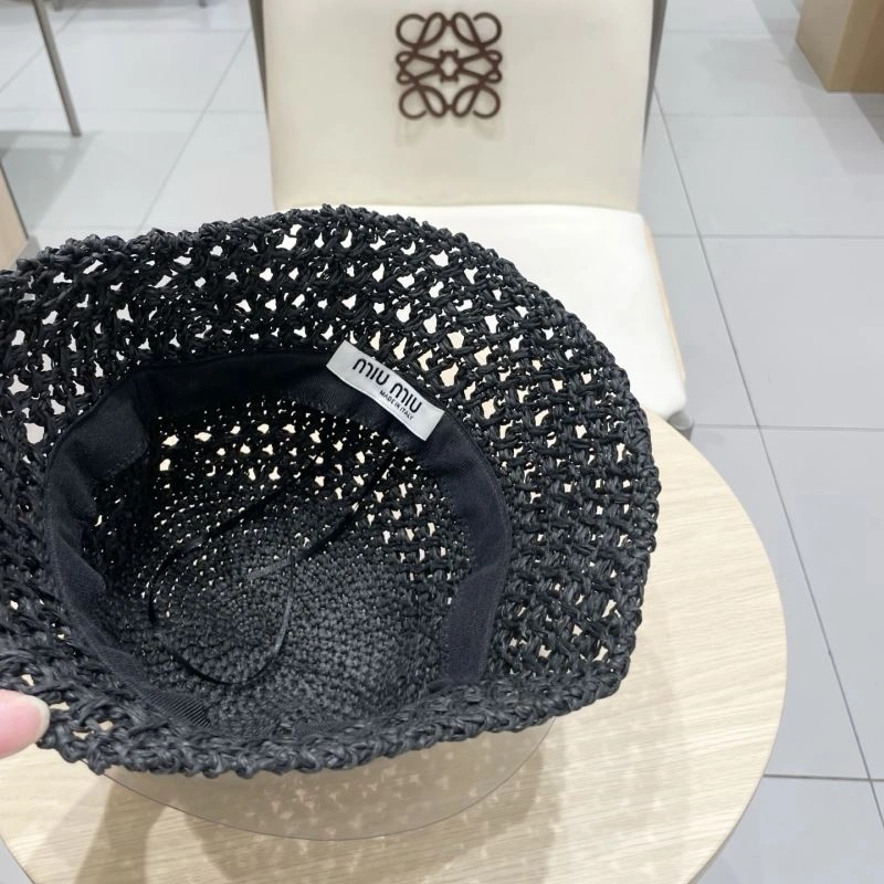 Accurate model Miu Miu Caps