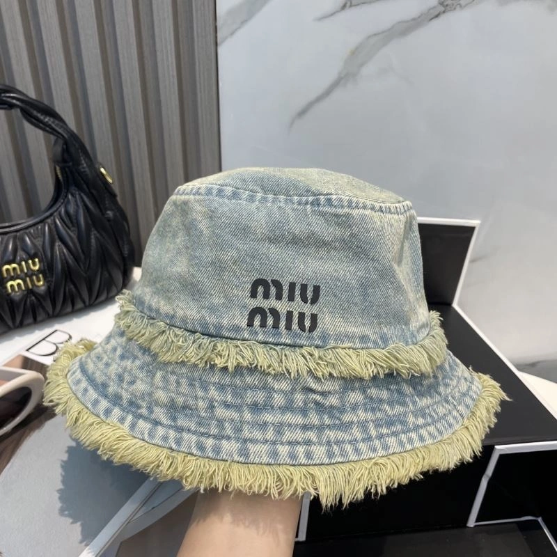 Top mirror Miu Miu Caps