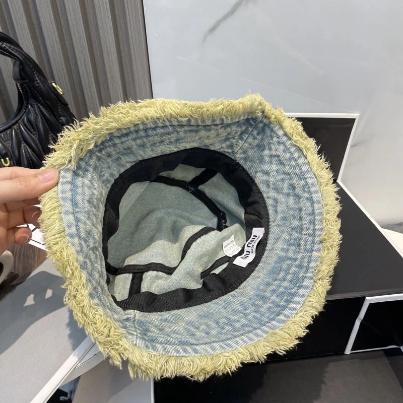Top mirror Miu Miu Caps
