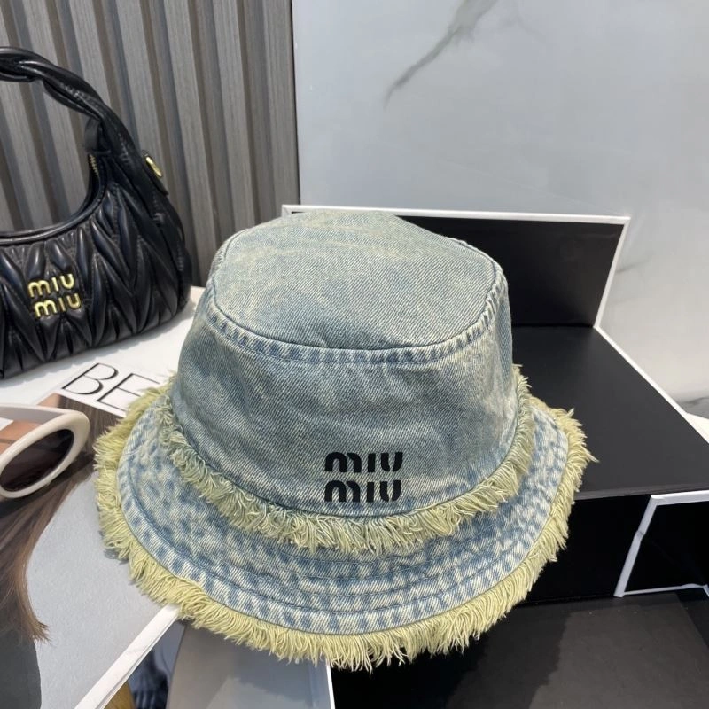 Top mirror Miu Miu Caps