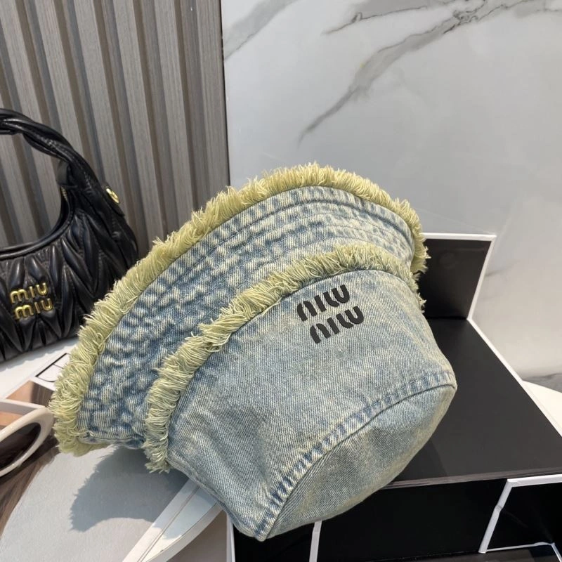 Top mirror Miu Miu Caps