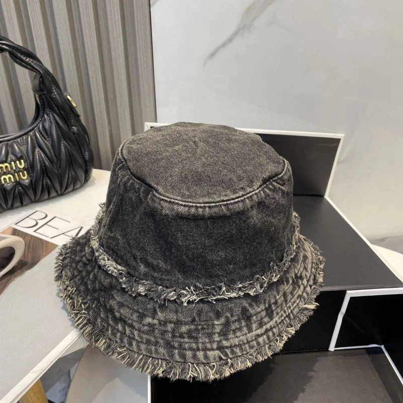 Exact replica Miu Miu Caps