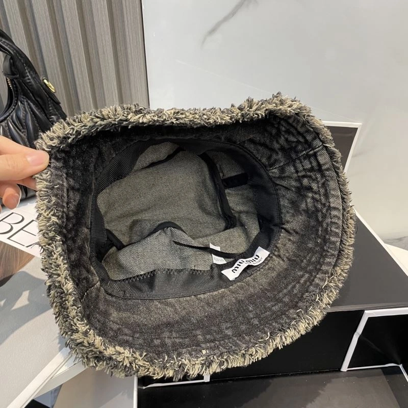 Exact replica Miu Miu Caps