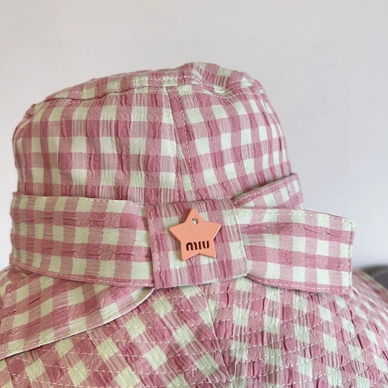 Top mirror Miu Miu Caps