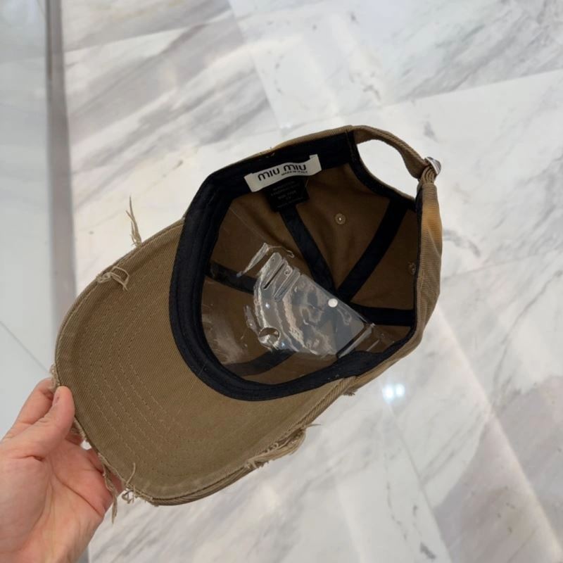Top mirror Miu Miu Caps