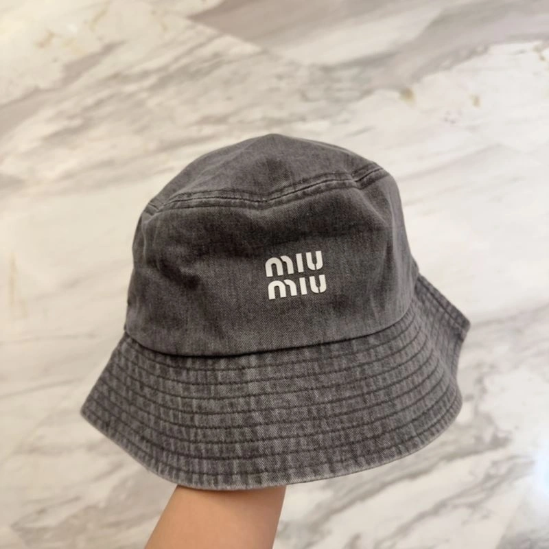 Top mirror Miu Miu Caps