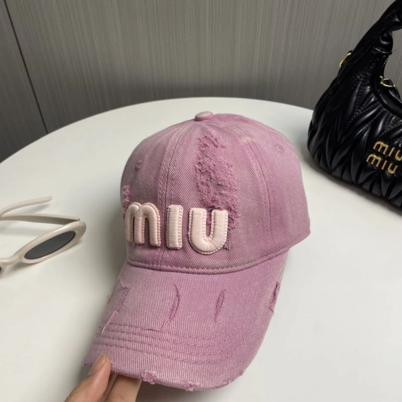 Accurate model Miu Miu Caps