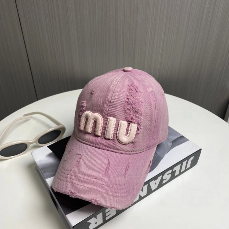 Accurate model Miu Miu Caps