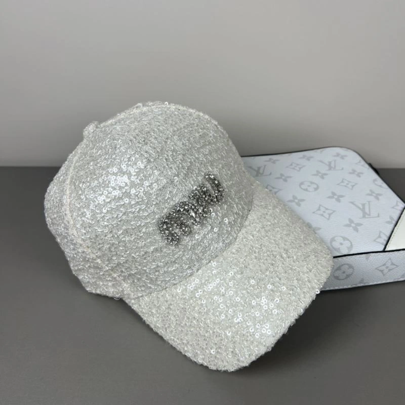 Accurate model Miu Miu Caps