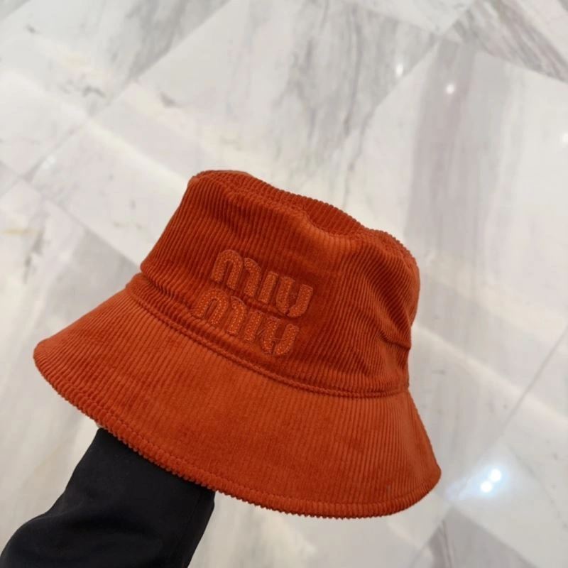 Accurate model Miu Miu Caps