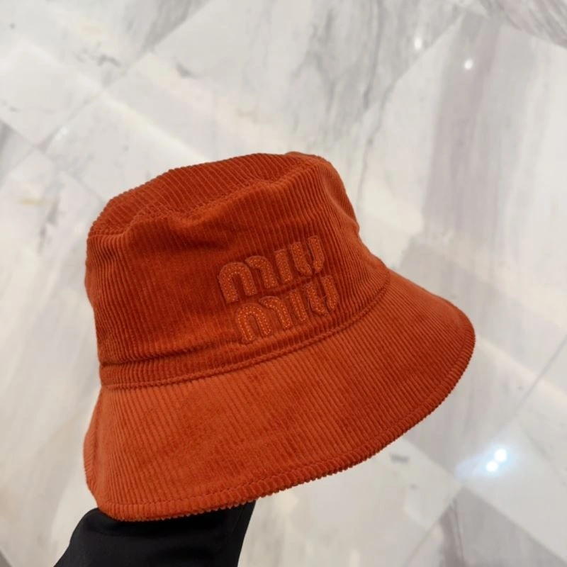 Accurate model Miu Miu Caps