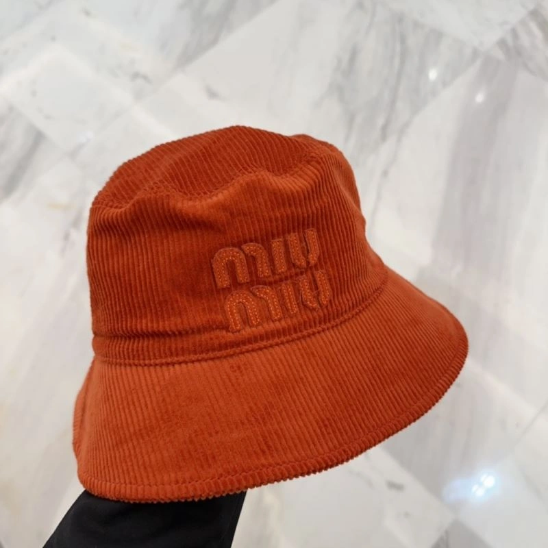Accurate model Miu Miu Caps
