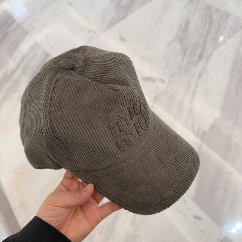 Top mirror Miu Miu Caps