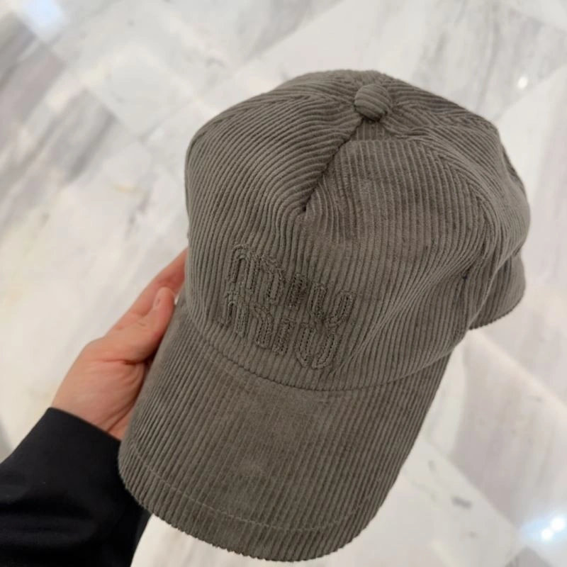Top mirror Miu Miu Caps