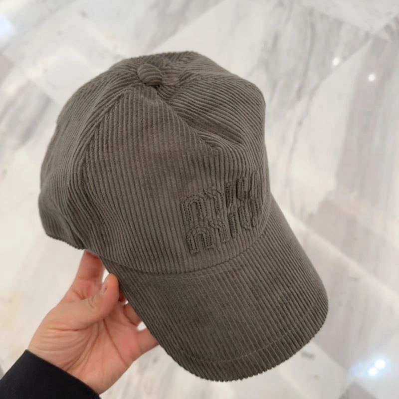 Top mirror Miu Miu Caps