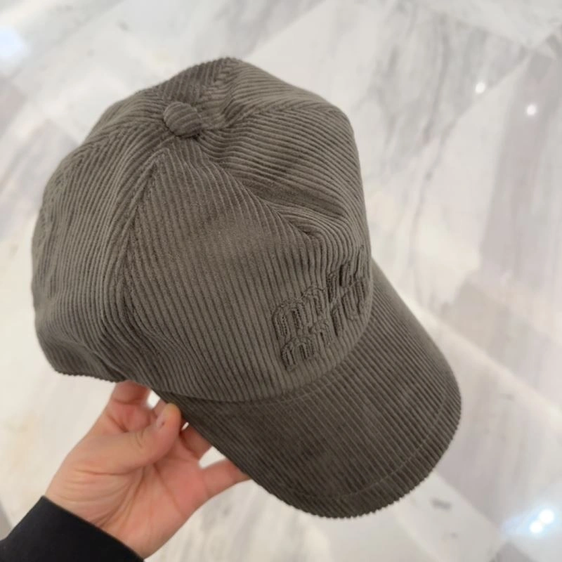 Top mirror Miu Miu Caps