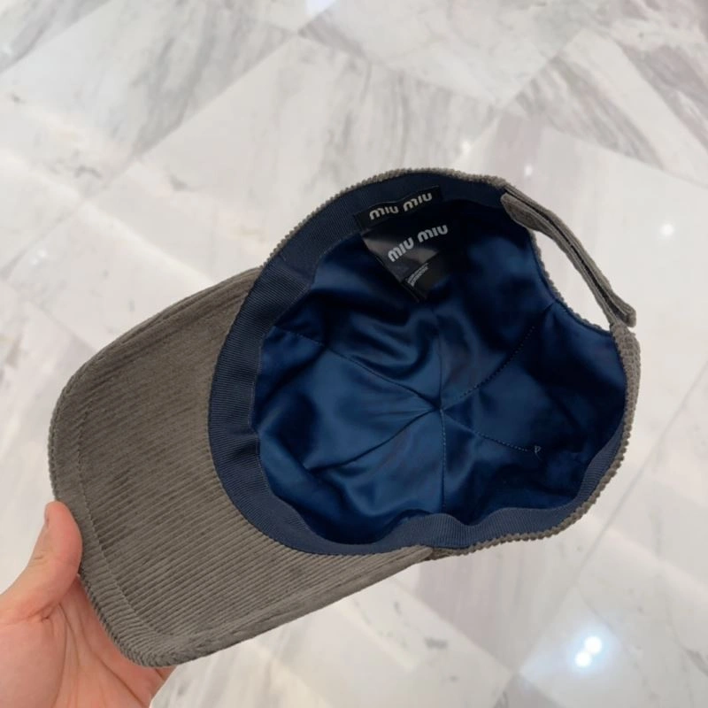 Top mirror Miu Miu Caps