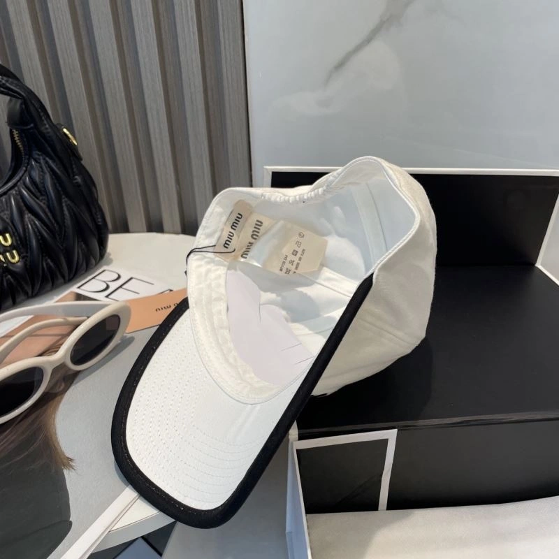 Accurate model Miu Miu Caps