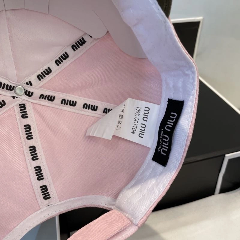 Accurate model Miu Miu Caps