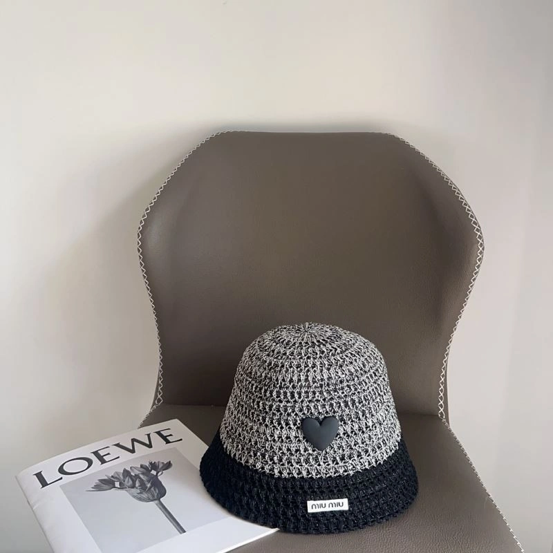 Top mirror Miu Miu Caps