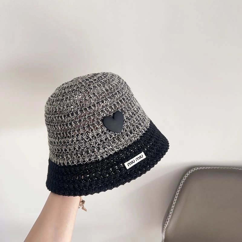 Top mirror Miu Miu Caps