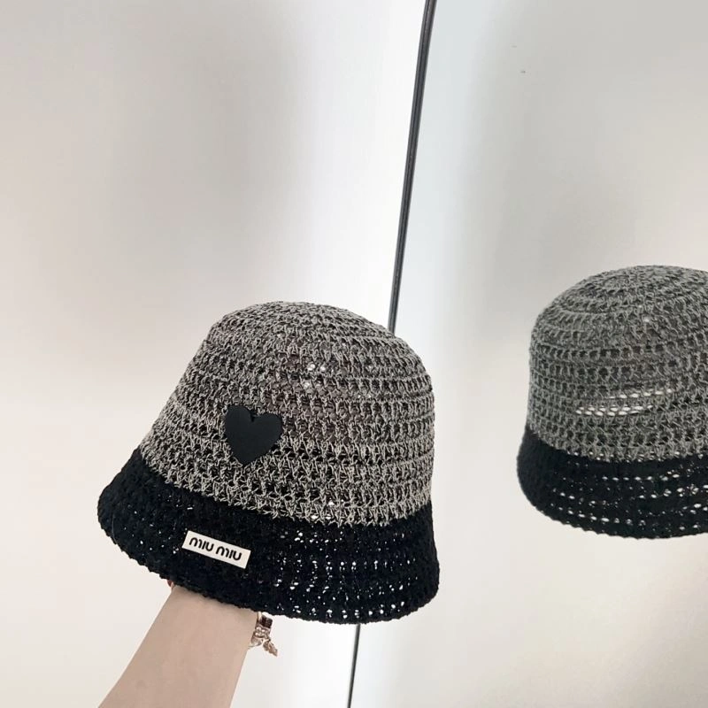 Top mirror Miu Miu Caps