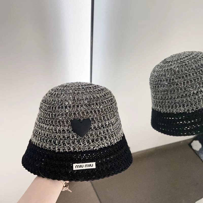 Top mirror Miu Miu Caps