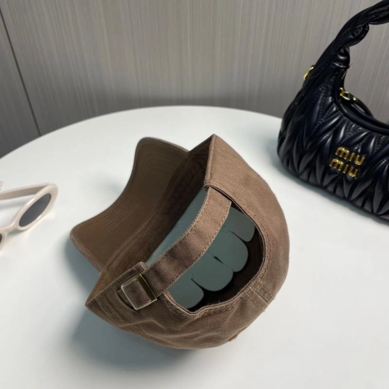 Top mirror Miu Miu Caps