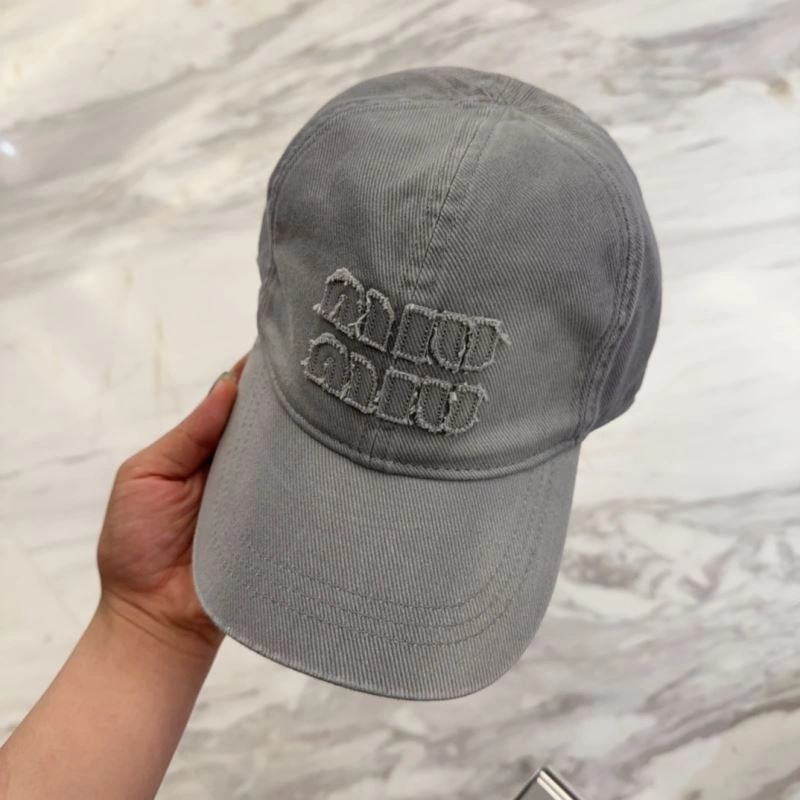 Accurate model Miu Miu Caps