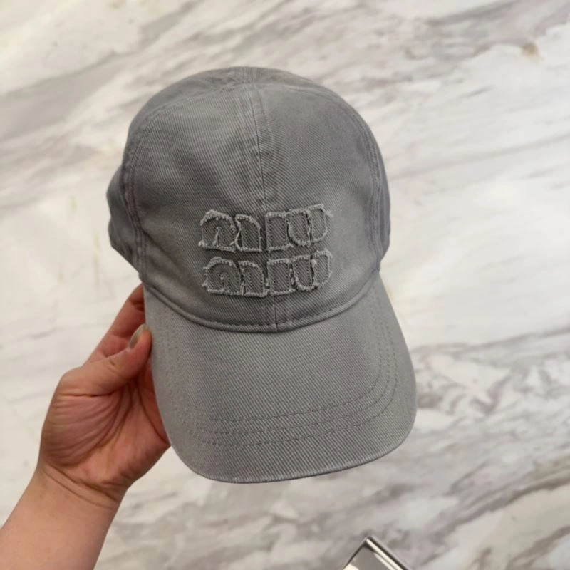 Accurate model Miu Miu Caps