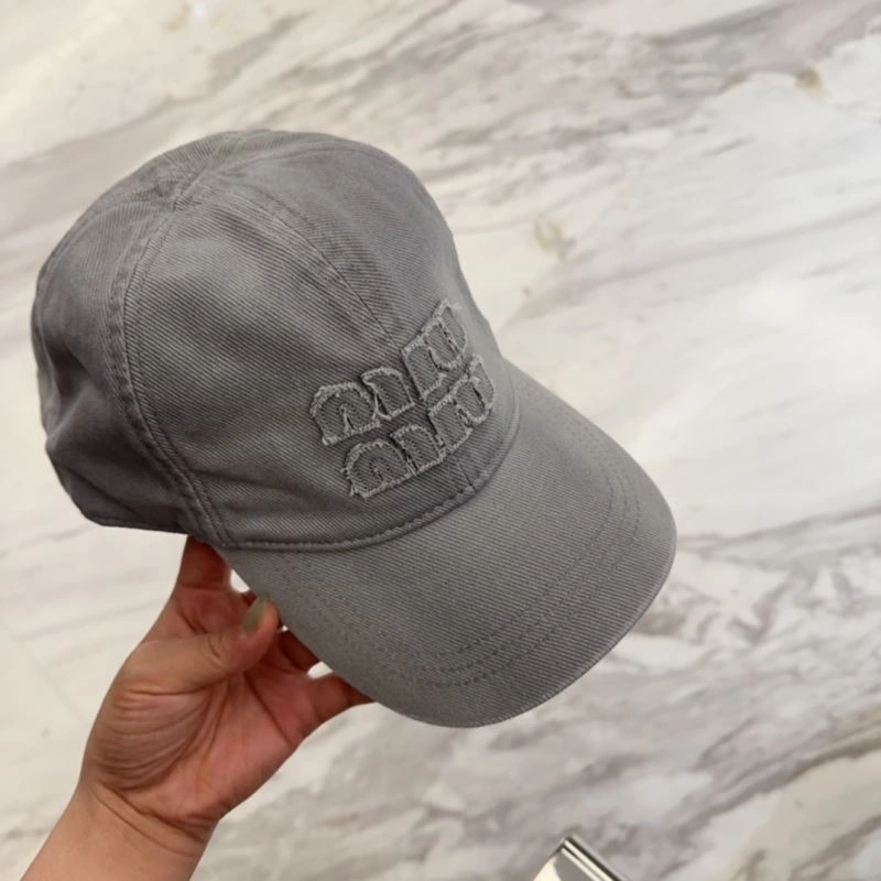 Accurate model Miu Miu Caps