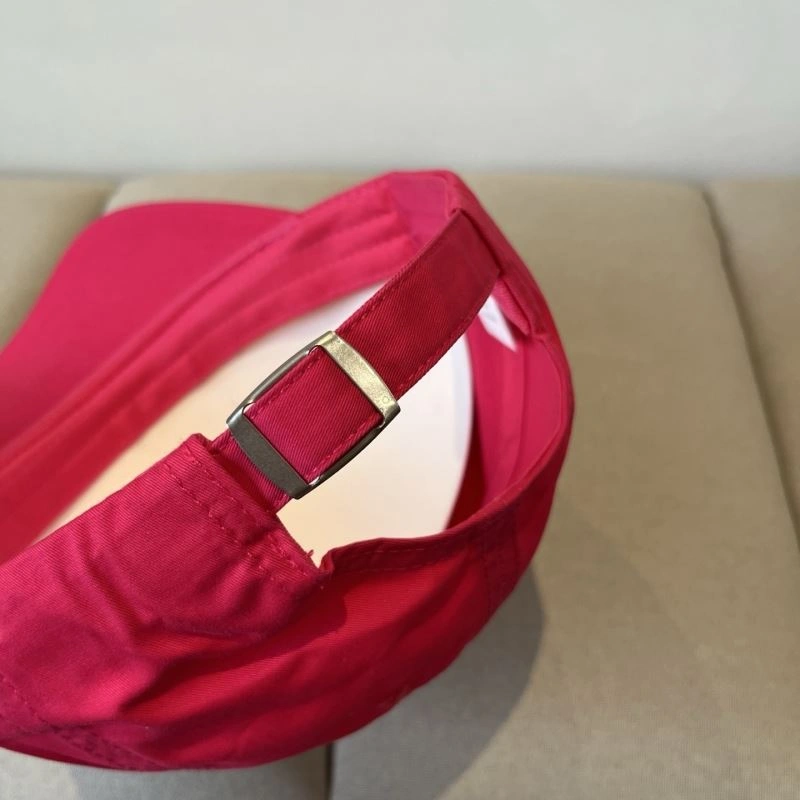 Accurate model Miu Miu Caps