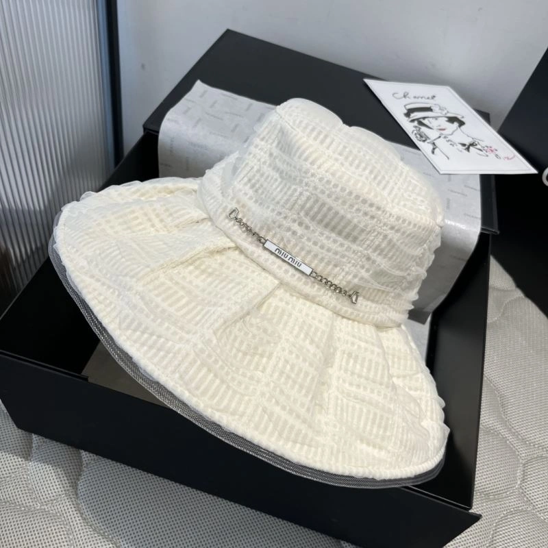 Top match Miu Miu Caps