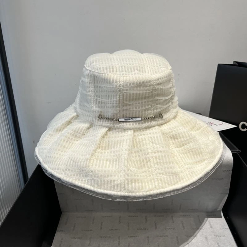 Top match Miu Miu Caps