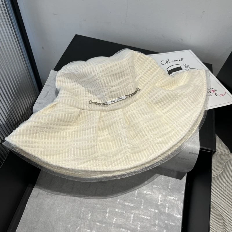 Top match Miu Miu Caps