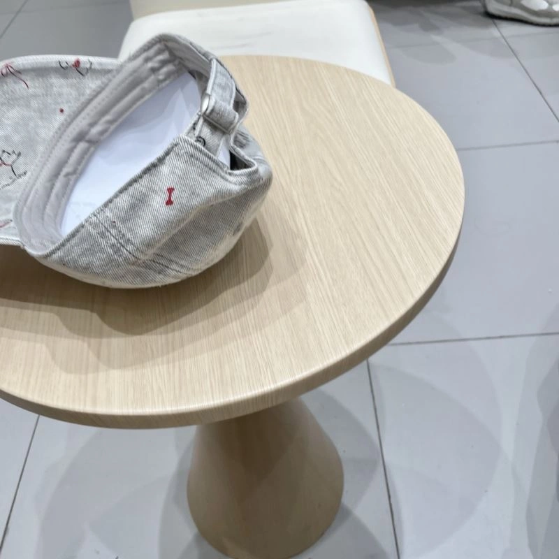 Top mirror Miu Miu Caps