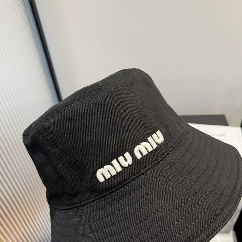 Top mirror Miu Miu Caps