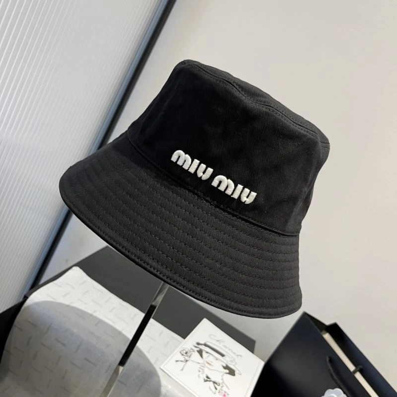 Top mirror Miu Miu Caps