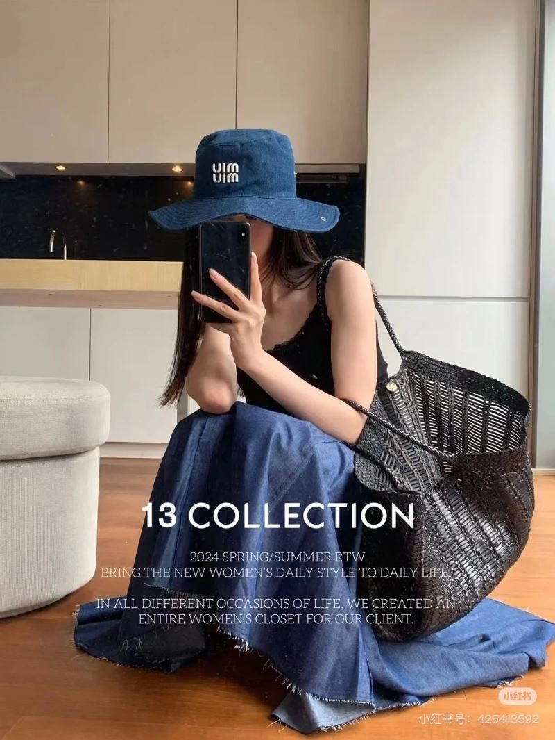 Top mirror Miu Miu Caps