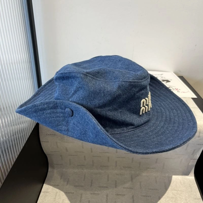 Top mirror Miu Miu Caps