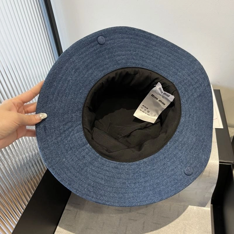 Top mirror Miu Miu Caps