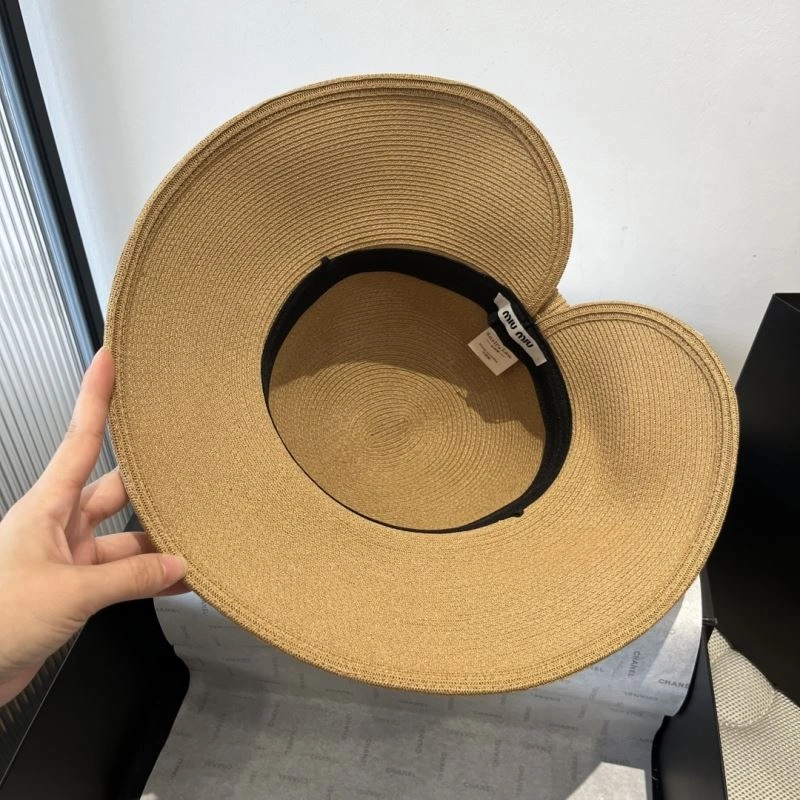 Top mirror Miu Miu Caps