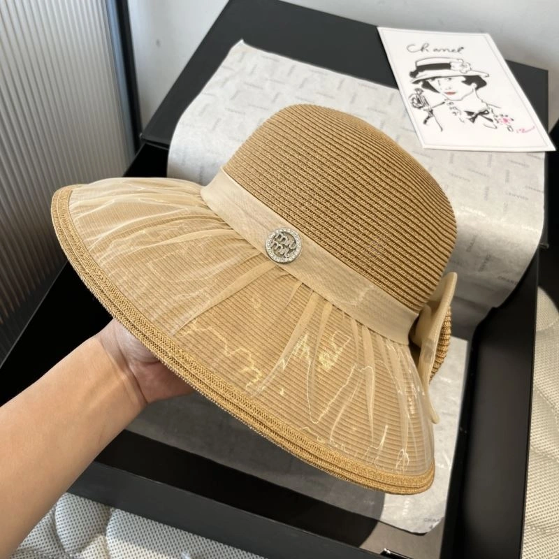 Top mirror Miu Miu Caps