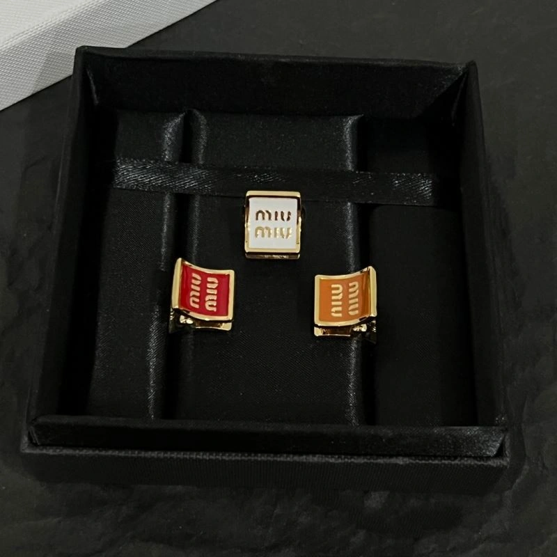 Low-cost Miu Miu Hairpins