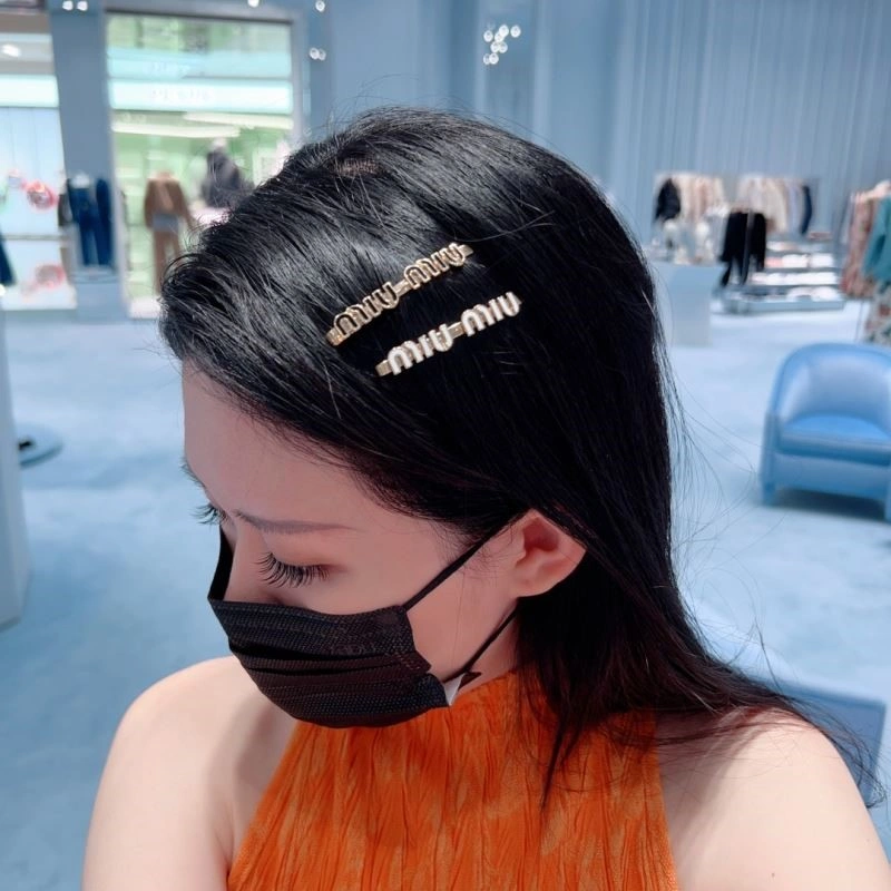 Top mirror Miu Miu Hairpins