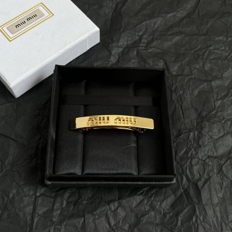 Accurate model Miu Miu Hairpins