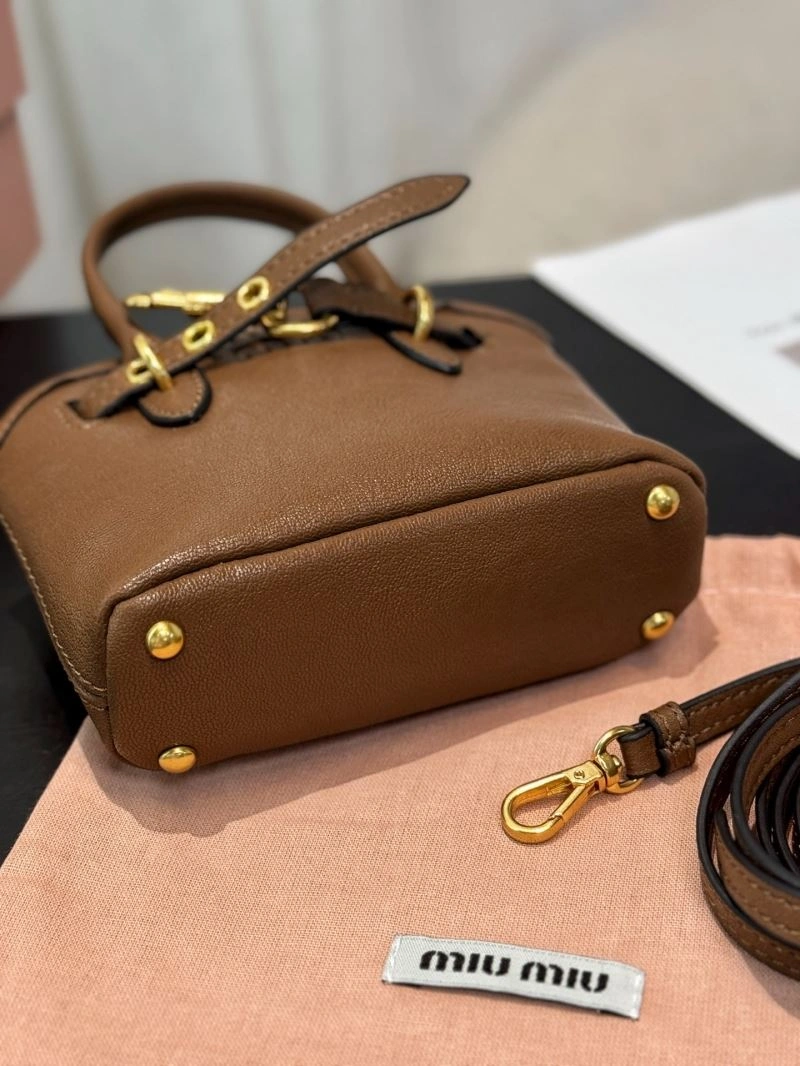 Accurate model Miu Miu Ornaments
