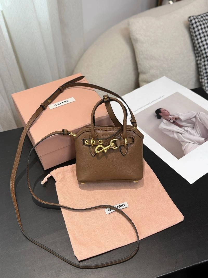 Accurate model Miu Miu Ornaments
